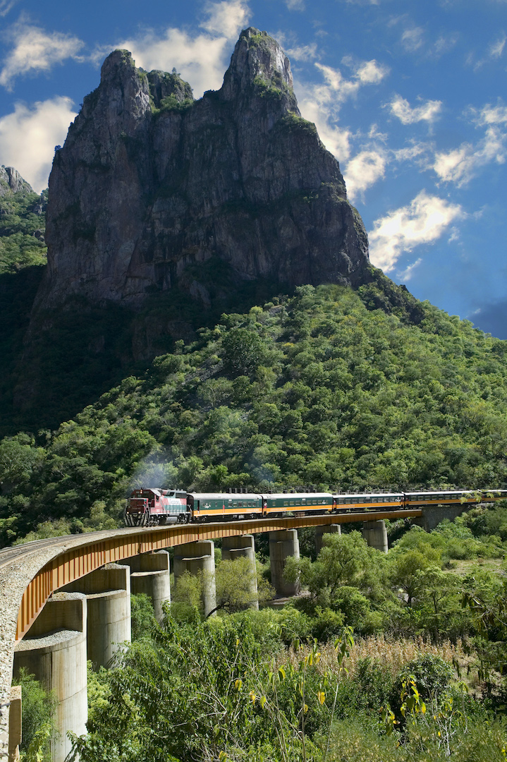 ¡Anota en tu Bucket list conocer el Tren del Chepe!