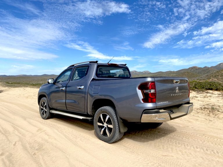 Peugeot Landtrek es versátil: para el trabajo y para la aventura