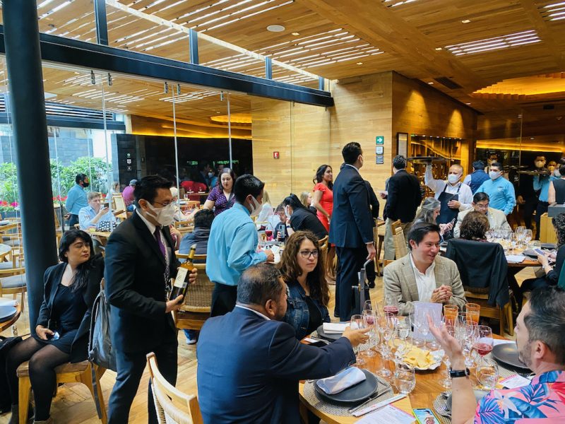 Restaurante Chapulín y Restaurante El Farallón unidos en una muestra ...